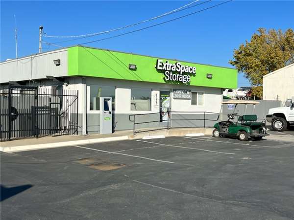 Storage Units in Sacramento, CA at 4161 Pell Dr | Extra Space Storage