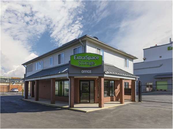 Storage Units in Medford, MA at 970 Fellsway | Extra Space Storage