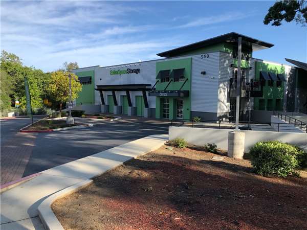 Storage Units in Campbell, CA at 241 W Sunnyoaks Ave | Extra Space Storage