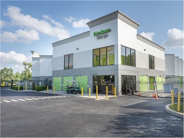 Storage Units in Auburndale, FL at 1012 US-92 | Extra Space Storage