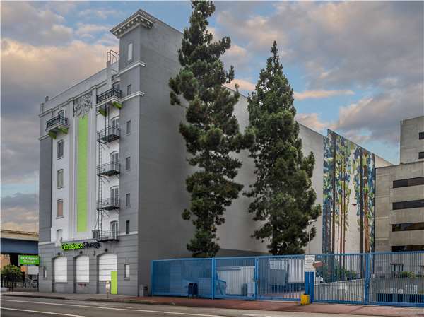 Storage Units in Daly City, CA at 3601 Junipero Serra Blvd | Extra ...