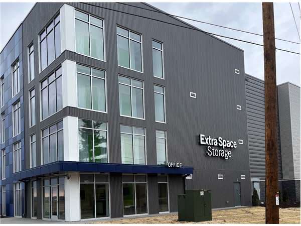 Storage Units in Middleton, WI at 3119 Deming Way | Extra Space Storage