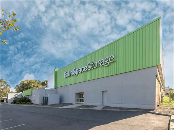 Storage Units in Hauppauge, NY at 730 Old Willets Path | Extra Space ...