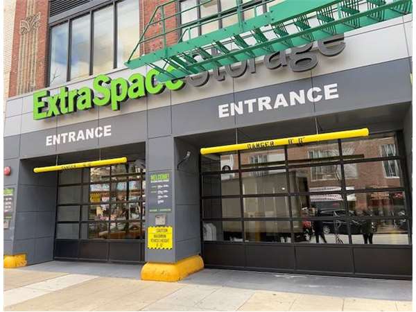 Storage Units in Chicago, IL at 601 W Harrison St | Extra Space Storage