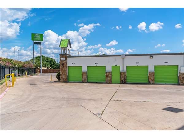 Storage Units in Colleyville, TX at 8060 Precinct Line Rd | Extra Space ...