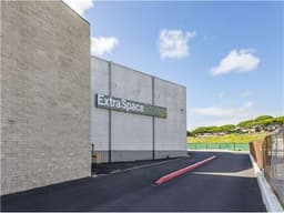 Storage Units in Wahiawa, HI at 620 California Ave | Extra Space Storage