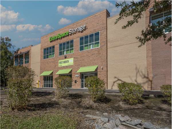 Storage Units in Summerville, SC at 434 Orangeburg Rd | Extra Space Storage