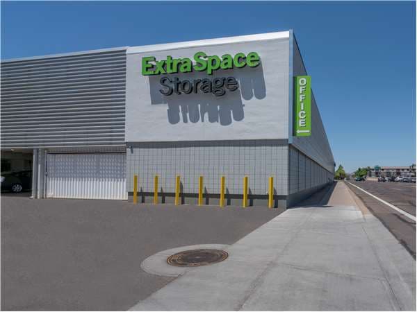 Storage Units in Phoenix, AZ at 3615 N 27th Ave | Extra Space Storage