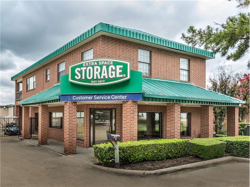 Storage Units in Addison, TX at 16280 Addison Rd | Extra Space Storage