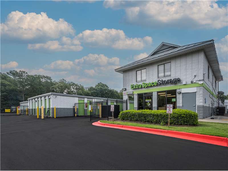 Storage Units in Atlanta, GA at 2960 Lakewood Ave | Extra Space Storage