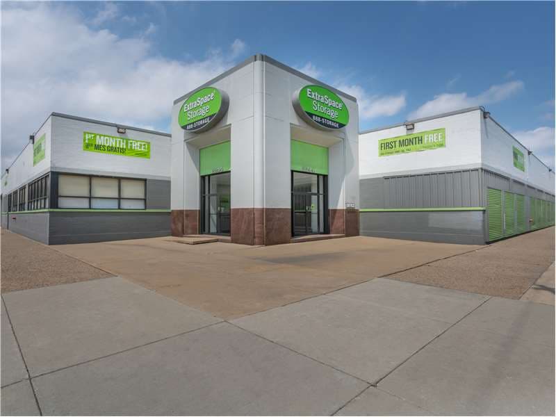 Storage Units in Chicago, IL at 2244 S Western Ave | Extra Space Storage