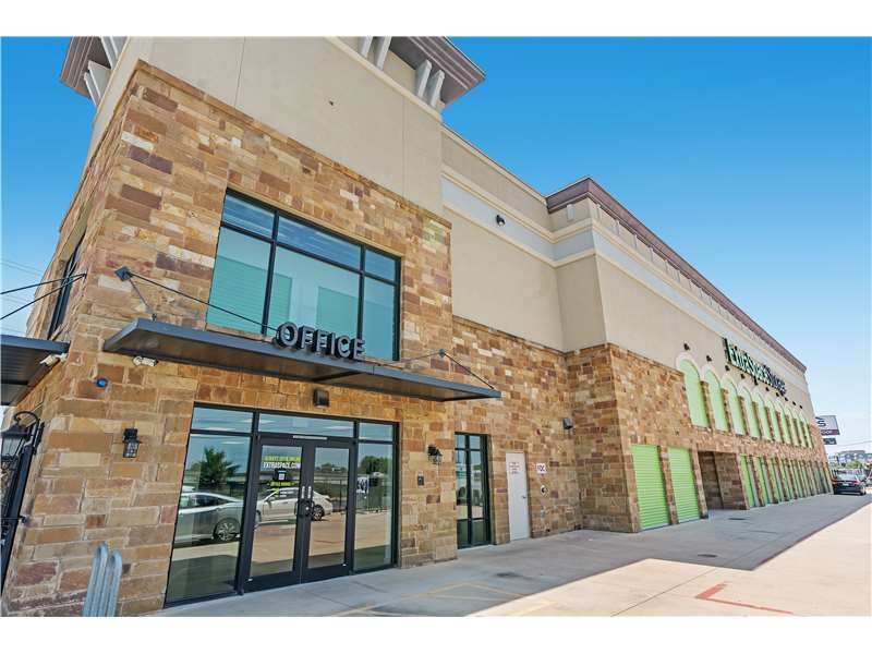 Storage Units in Austin, TX at 2401 E Ben White Blvd | Extra Space Storage