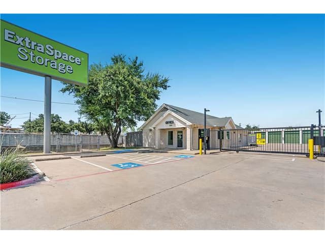 Storage Units in Round Rock, TX at 550 S IH 35 Frontage Rd | Extra ...