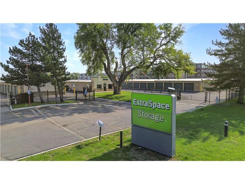 Storage Units in Boulder, CO at 5815 Arapahoe Ave | Extra Space Storage