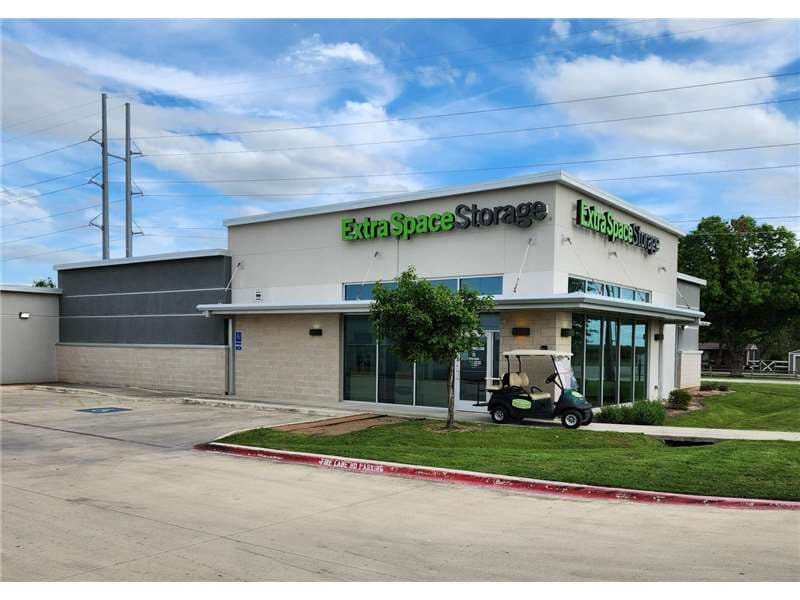 Storage Units in Round Rock, TX at 981 N Red Bud Ln | Extra Space Storage