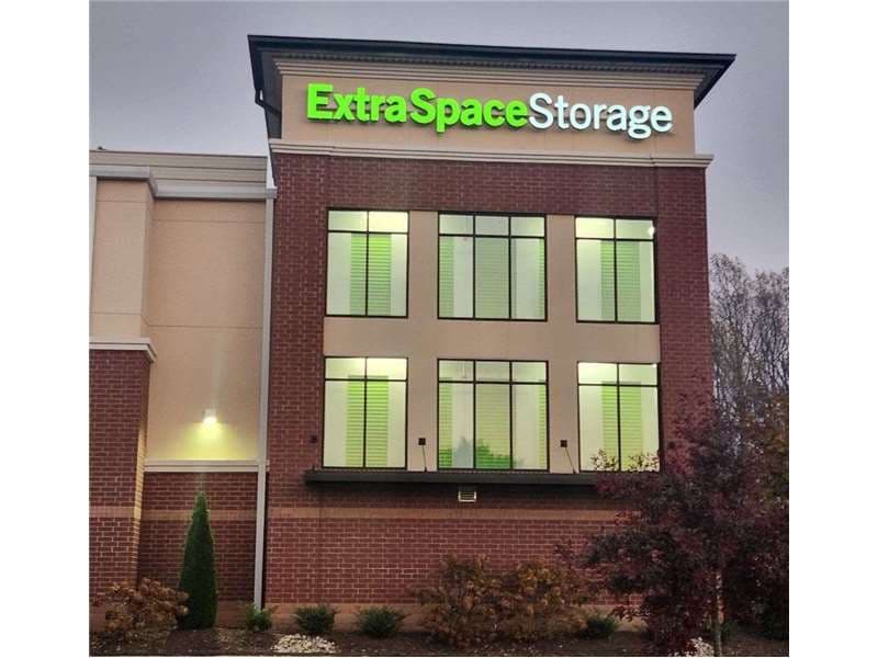Storage Units in Winston-Salem, NC at 5109 Robinhood Village Dr | Extra ...