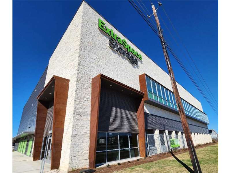 Storage Units in Austin, TX at 7110 E Ben White Blvd | Extra Space Storage