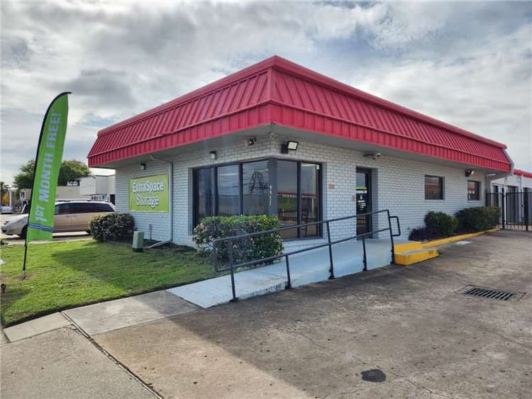 Storage Units in Houston, TX at 9951 Harwin Dr | Extra Space Storage