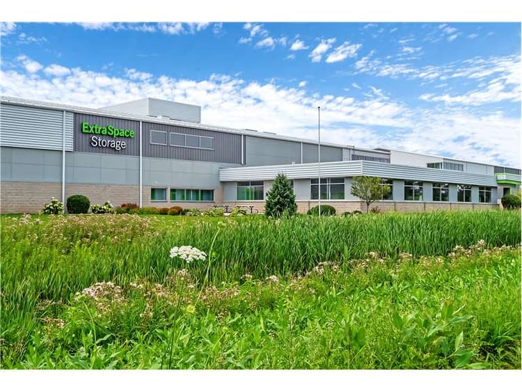 Storage Units in Middleton, WI at 3119 Deming Way | Extra Space Storage