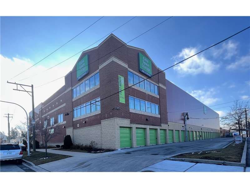 Storage Units in Chicago, IL at 6500 W Dakin St | Extra Space Storage