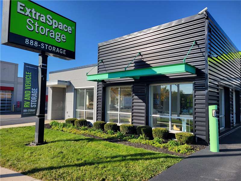 Storage Units in Chicago, IL at 1944 N Narragansett Ave | Extra Space ...