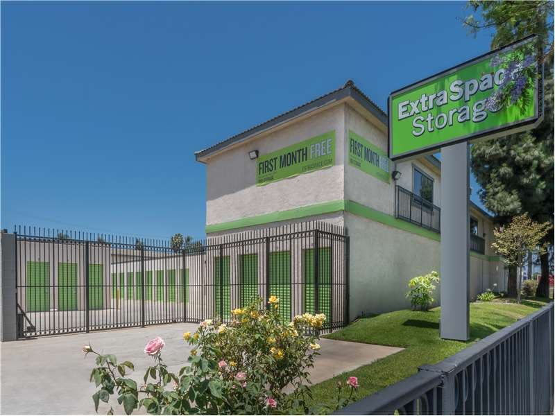 Storage Units in Compton, CA at 305 S Long Beach Blvd | Extra Space Storage