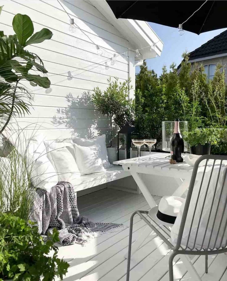 12 Home Staging Tips for Small Spaces | Extra Space Storage