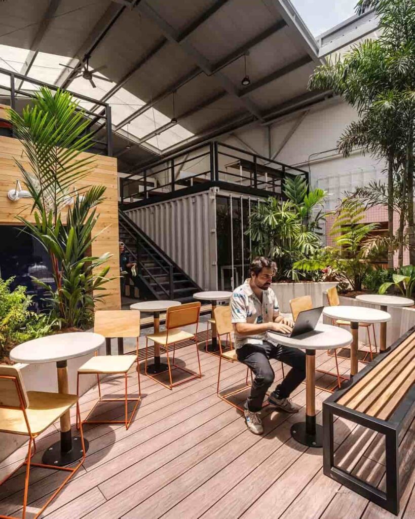 9 Tips for Moving to a New City: How to Adjust & Get Settled