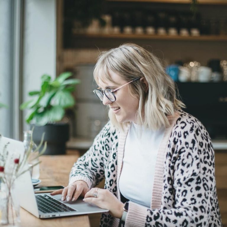 13 Home Office Ideas for Running a Business from Home | Extra Space Storage