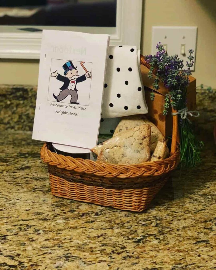 14 Ways to Welcome New Neighbors to Your Neighborhood | Extra Space Storage