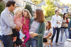 14 Ways to Welcome New Neighbors to Your Neighborhood | Extra Space Storage