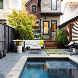 How to Create an Outdoor Living Space in a Small Backyard | Extra Space ...