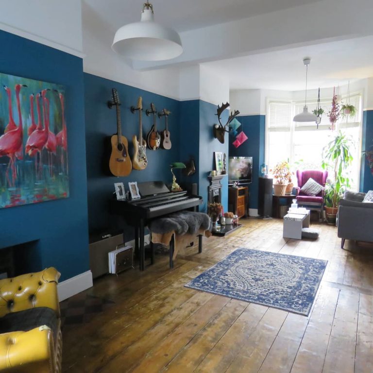 How to Transform a Spare Room into a Home Music Studio | Extra Space ...