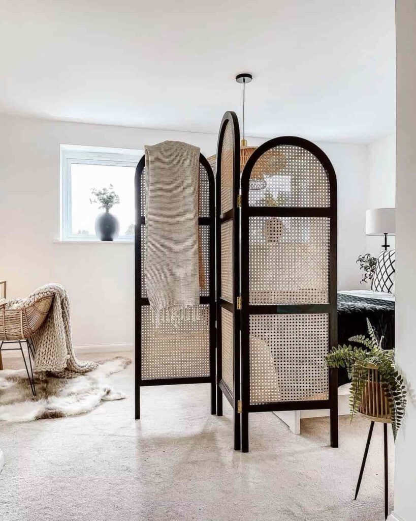 How to Live in a Studio Apartment with a Roommate | Extra Space Storage