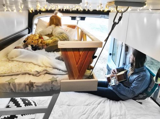 17 Van Design & Decoration Ideas for Living on the Road | Extra Space ...