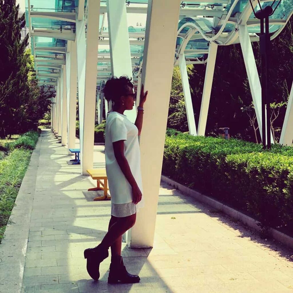 16 Tips for Living Abroad from Expats | Extra Space Storage