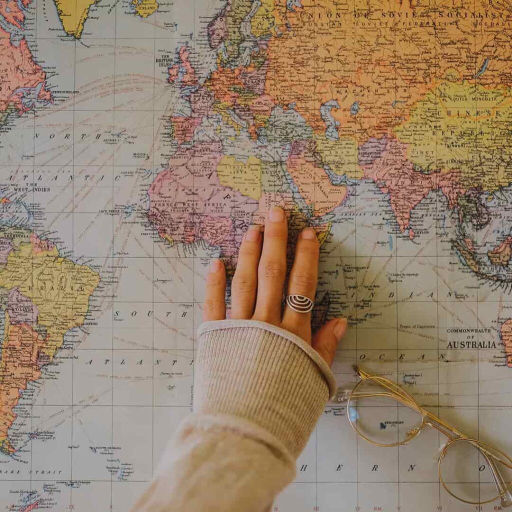 Guide to Living Abroad: 13 Tips for Moving to Another Country | Extra ...