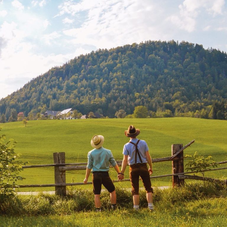 16 Tips for Living Abroad from Expats | Extra Space Storage