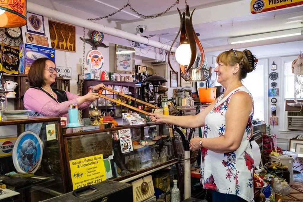 How to Find Valuable Antiques: The Ultimate Antiquing Guide