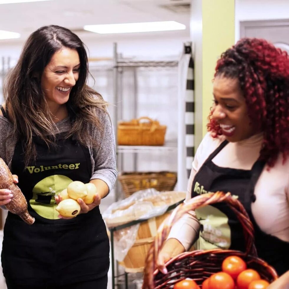 Spread Holiday Cheer: 17 Nice Things to Do for People | Extra Space Storage