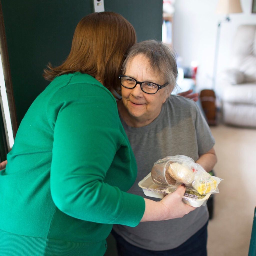 Spreading Holiday Cheer: 18 Nice Things to Do for People | Extra Space ...