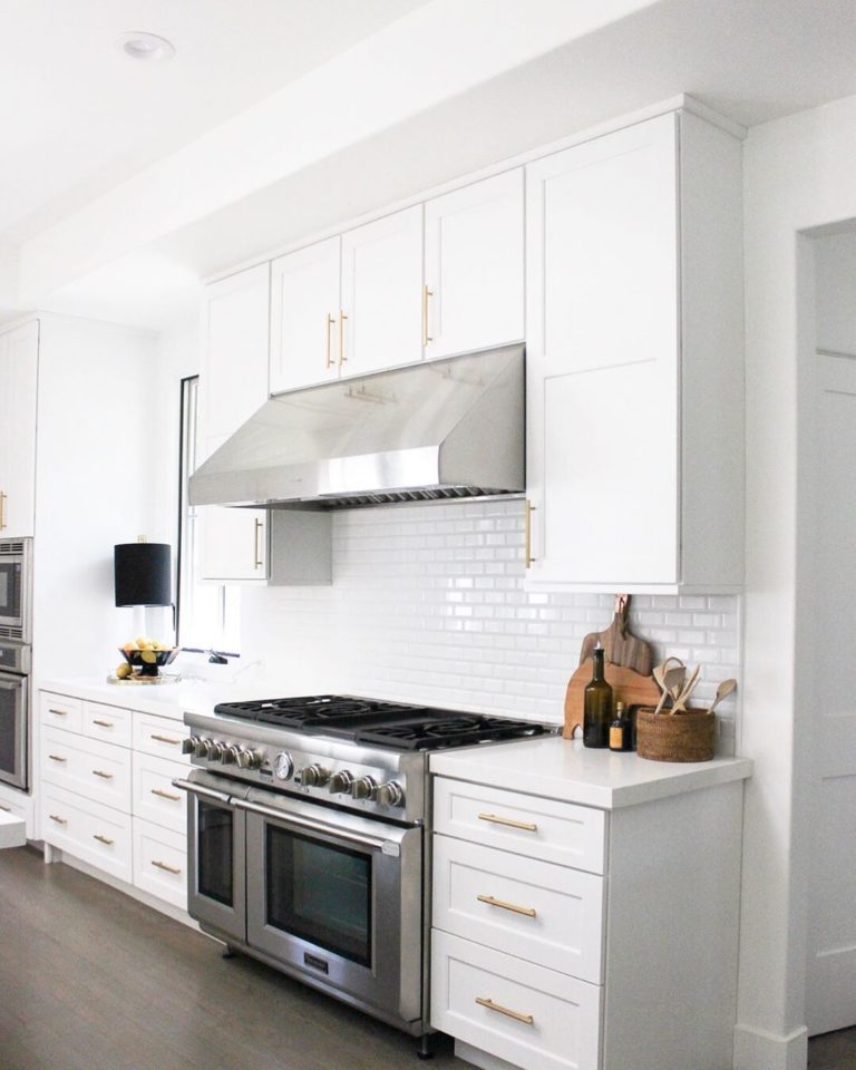 Design a Minimalist Kitchen with These 15 Ideas | Extra Space Storage