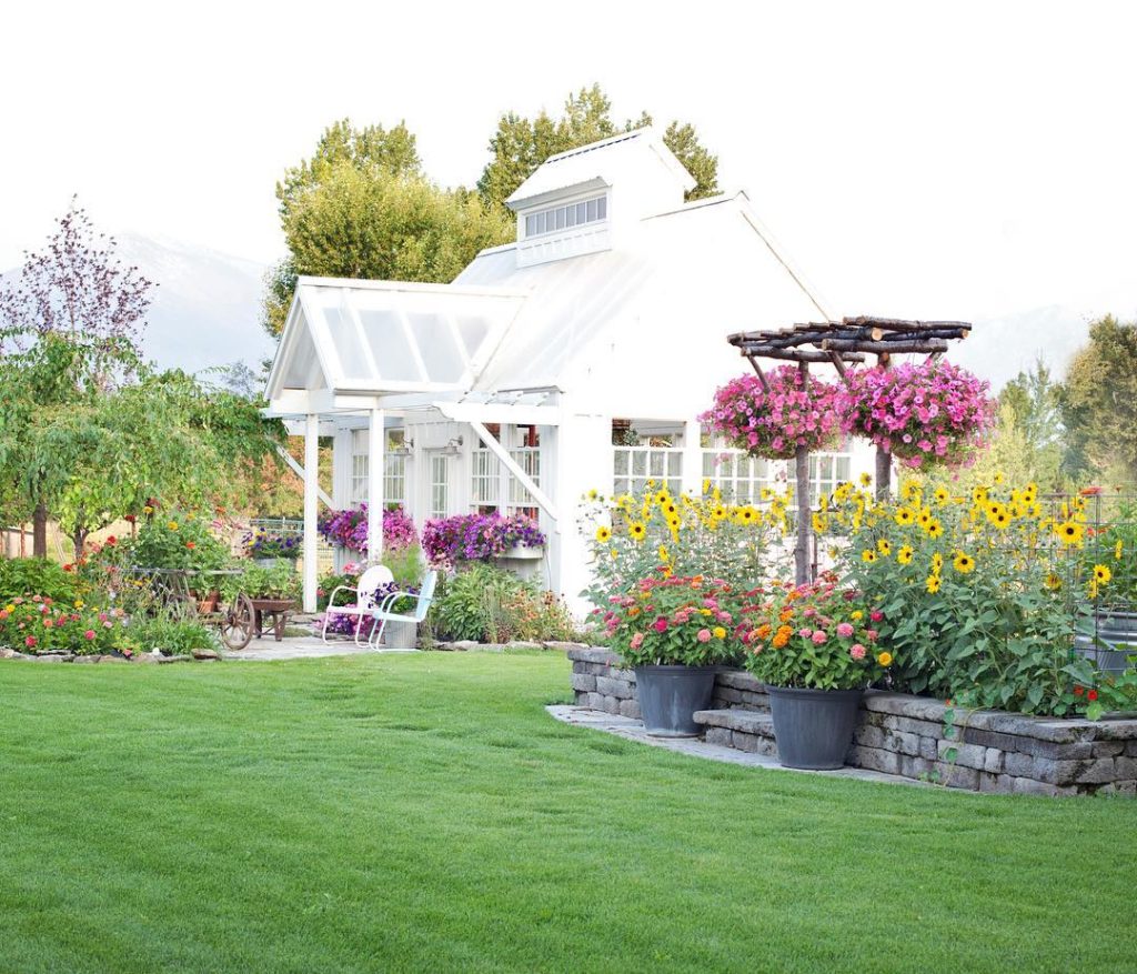 Backyard Inspiration: 14 Amazing Ideas for Your Dream Yard | Extra ...