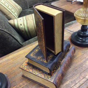 19 Hidden Living Room Storage Ideas | Extra Space Storage