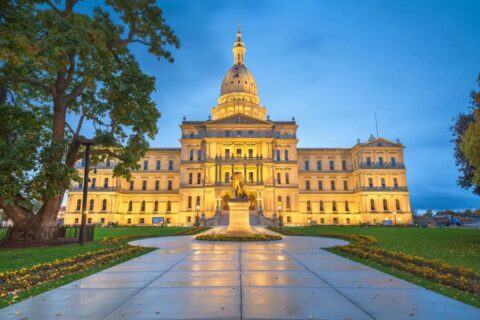 5 Best Suburbs in Lansing for Families in 2026