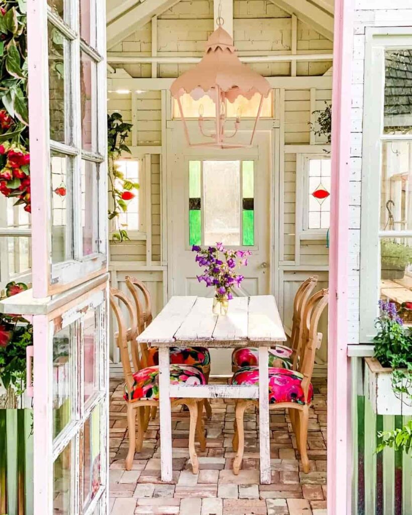 14 Cool She Shed Ideas for Inspiration | Extra Space Storage