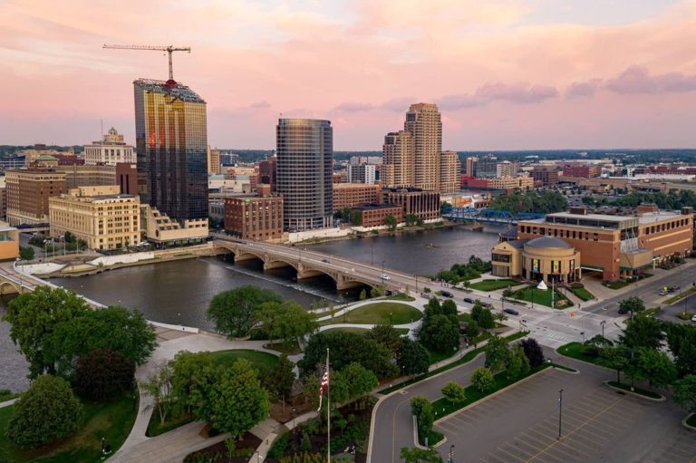 12 Best Medium Sized Cities in the U.S.