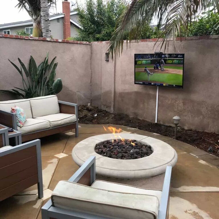 17 Tips for Hosting a Tailgating Party at Home | Extra Space Storage