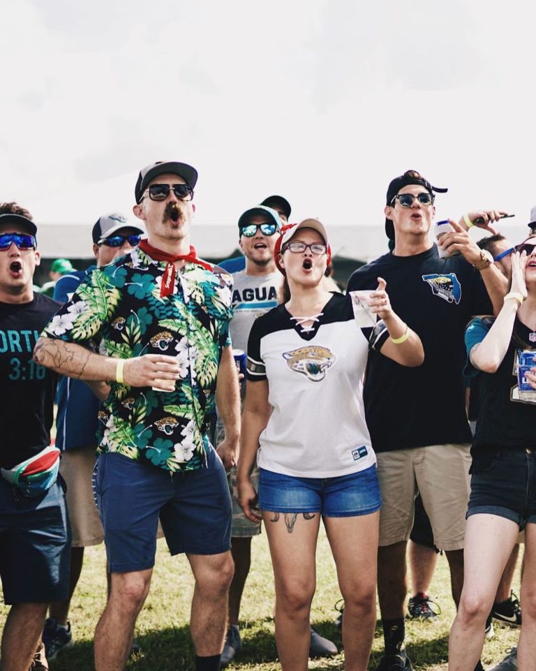 22 Ultimate Tailgating Party Ideas & Tips