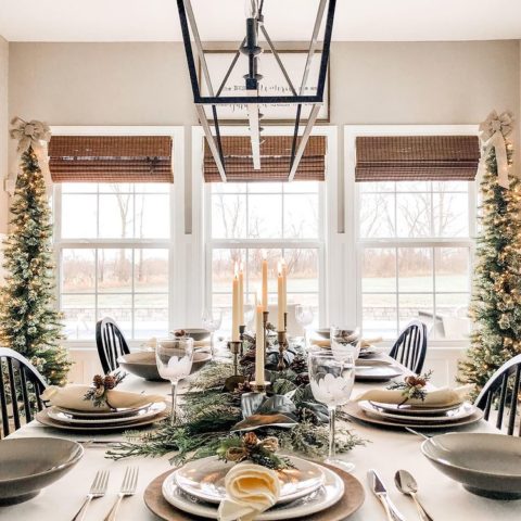 11 Ideas for Setting the Perfect Christmas Table | Extra Space Storage
